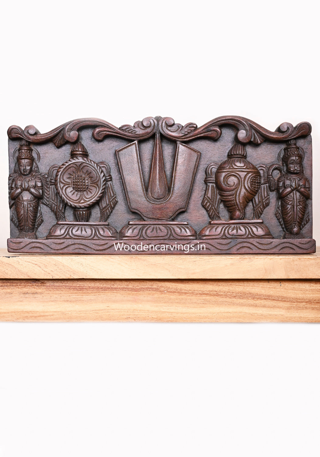 Auspicious Thirunamam With Ayuthas Chanku and Chakra Simple Floral Des ...