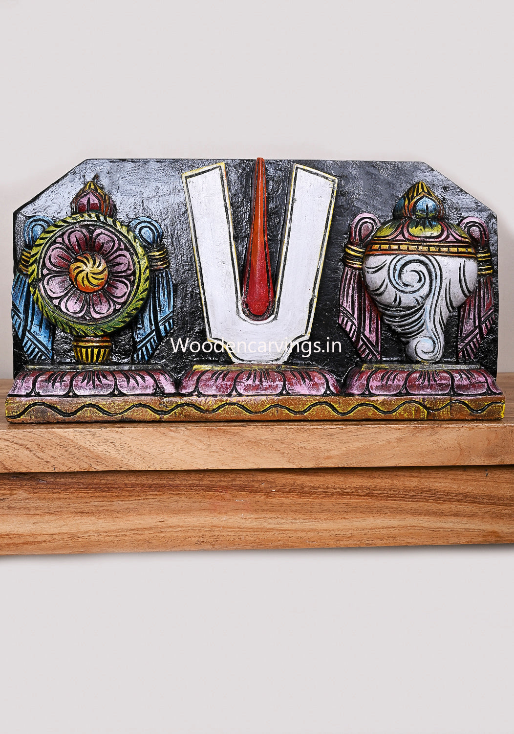 Balaji's Thirunamam With His Powerful Ayuthas Conch and Chakra For Des ...